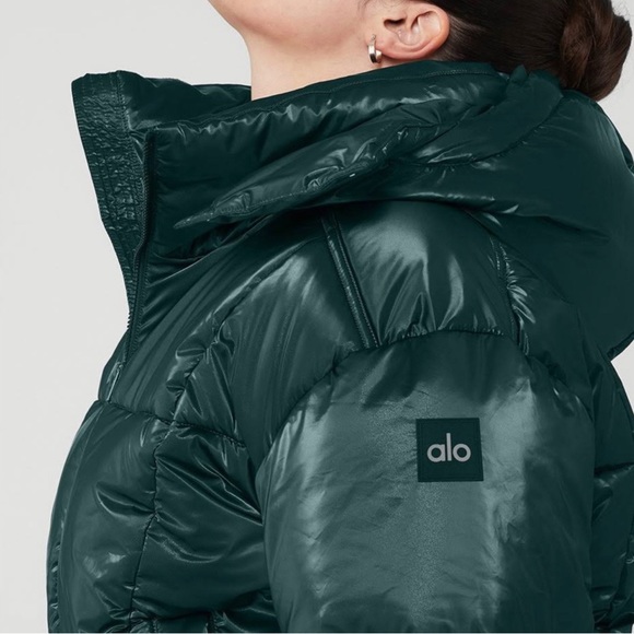 ALO Yoga | Jackets & Coats | Nwot Alo Pearlized Pristine Puffer In ...